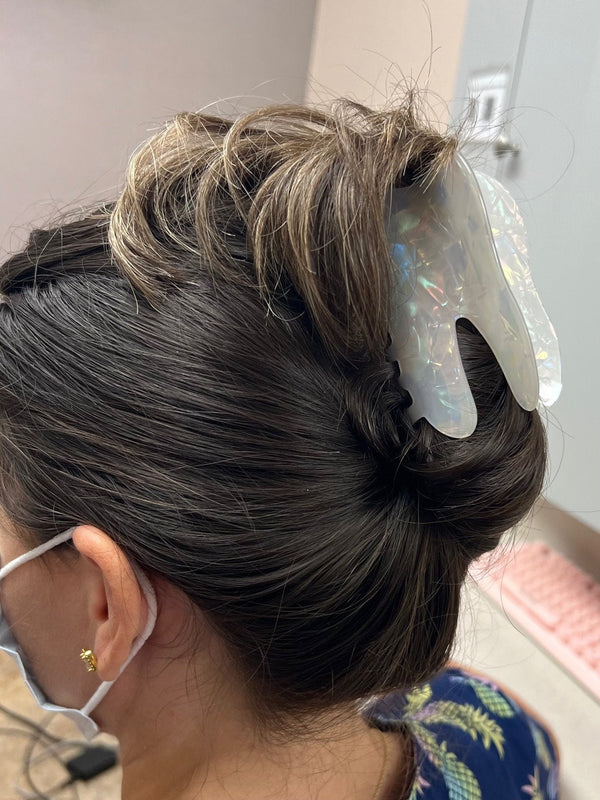 Large Pearly White Tooth Claw Hair Clip - thetoothclaw